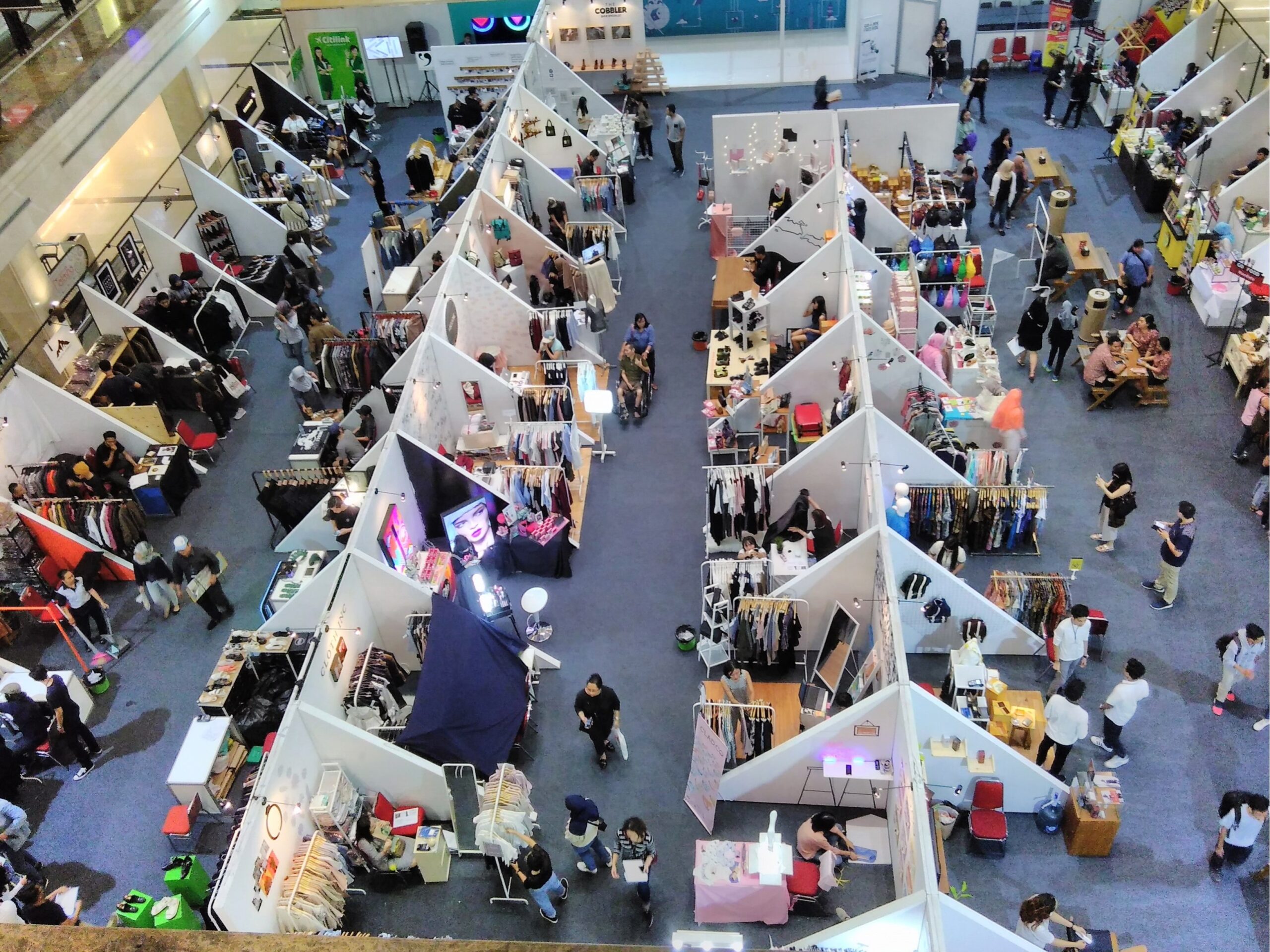 Desain stand standar mall - Desainstand