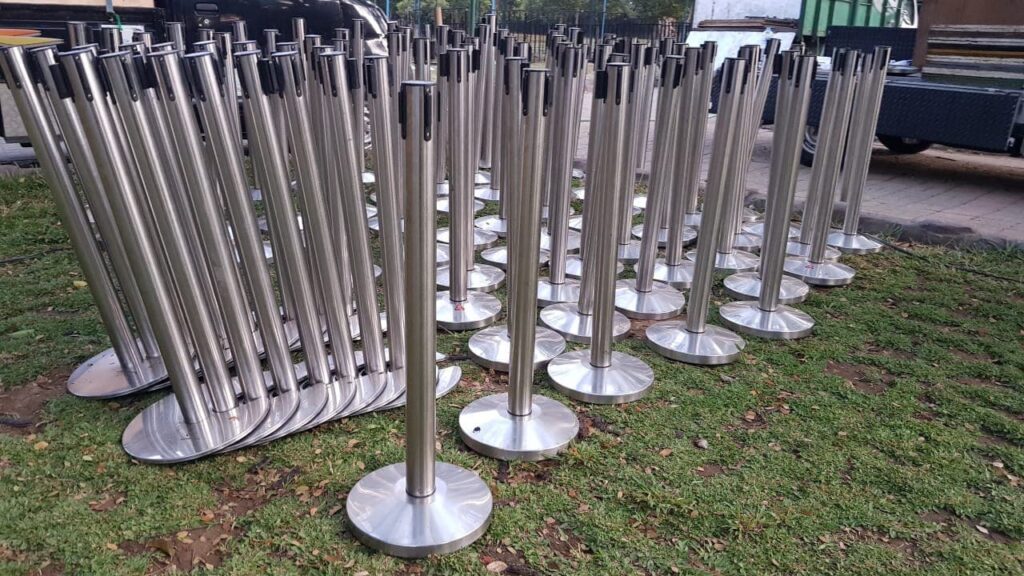 Harga Sewa Tiang Pembatas Antrean | Q-Line - Desainstand